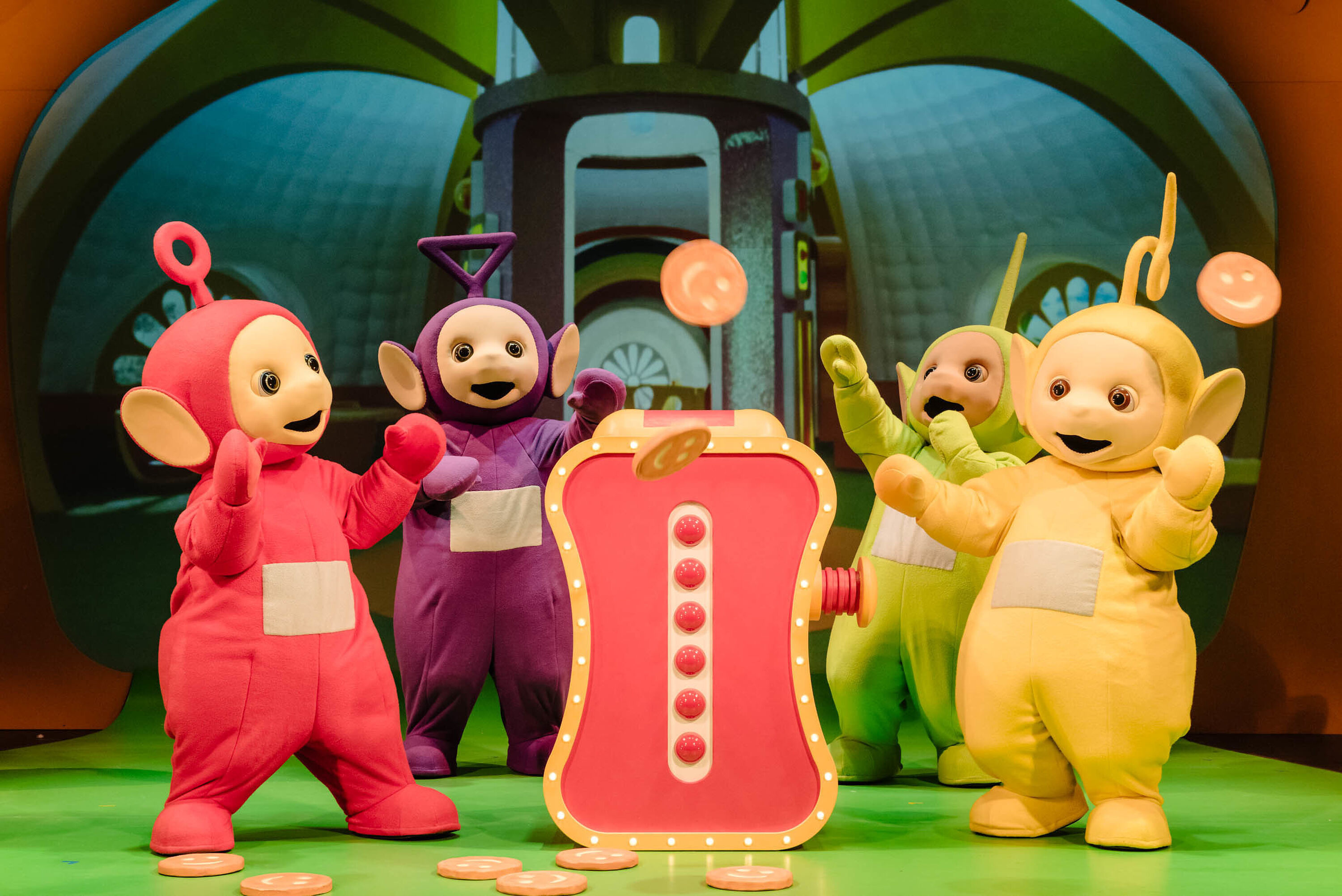 Teletubbies Live! (2017 - 2018) | Dressing Room 5